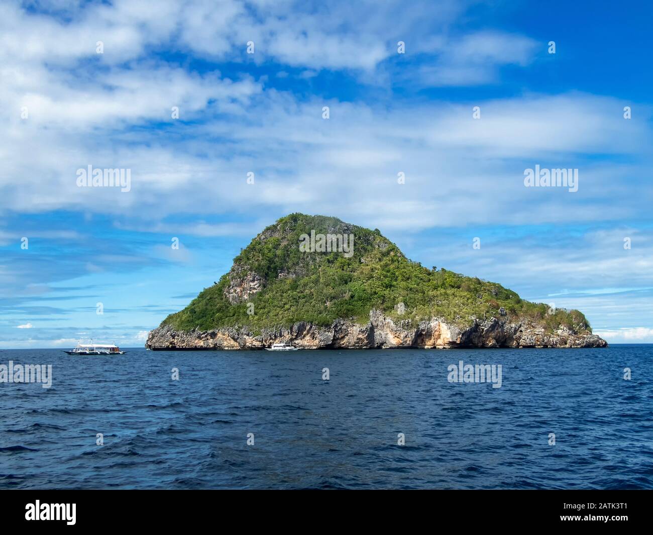 Isolated island in philippines hi-res stock photography and images - Alamy
