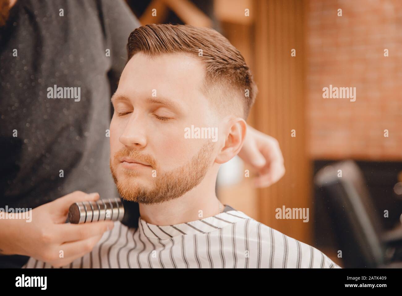 Barbershop vintage hi-res stock photography and images - Alamy