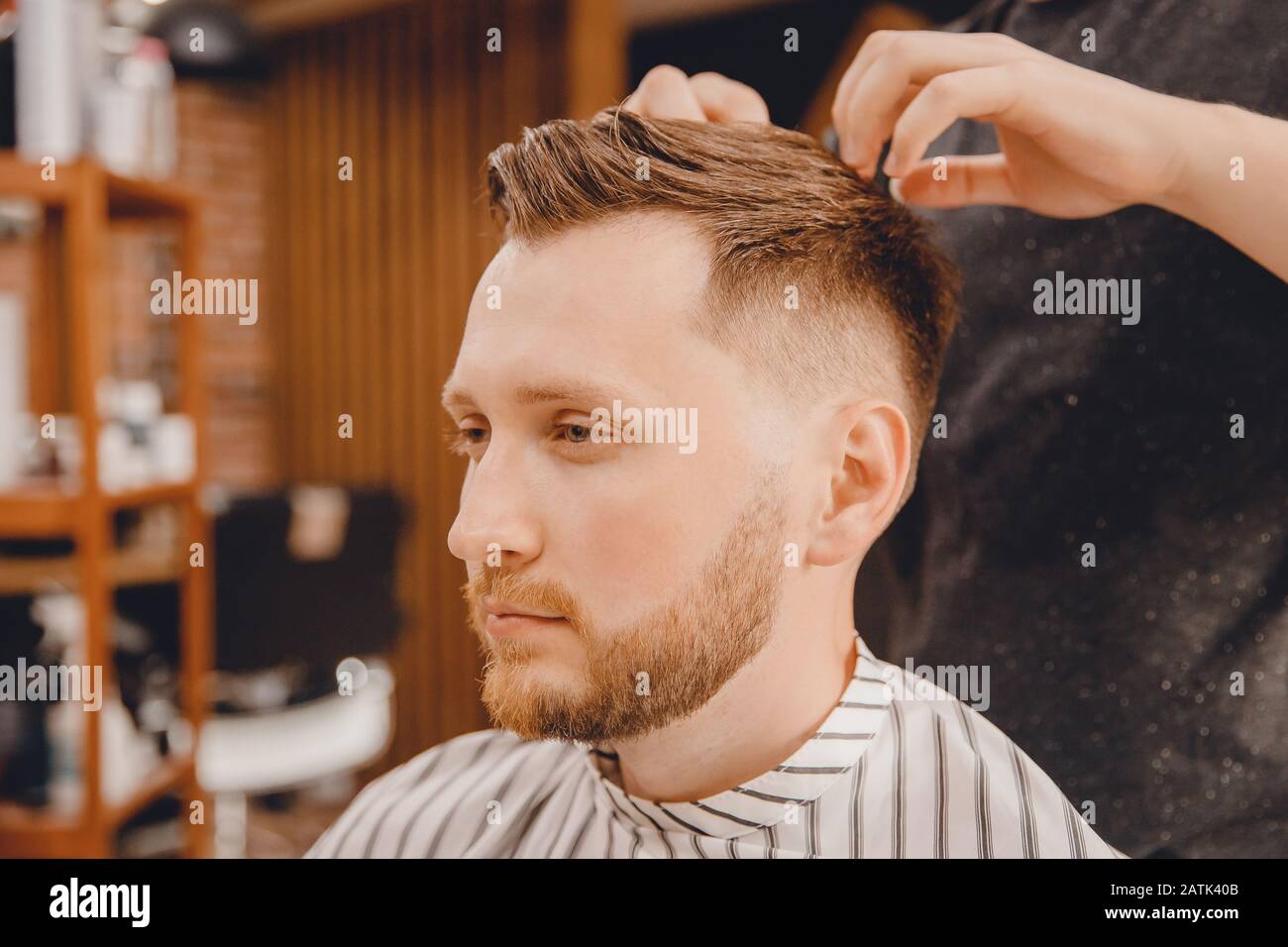 Barber master hi-res stock photography and images - Alamy