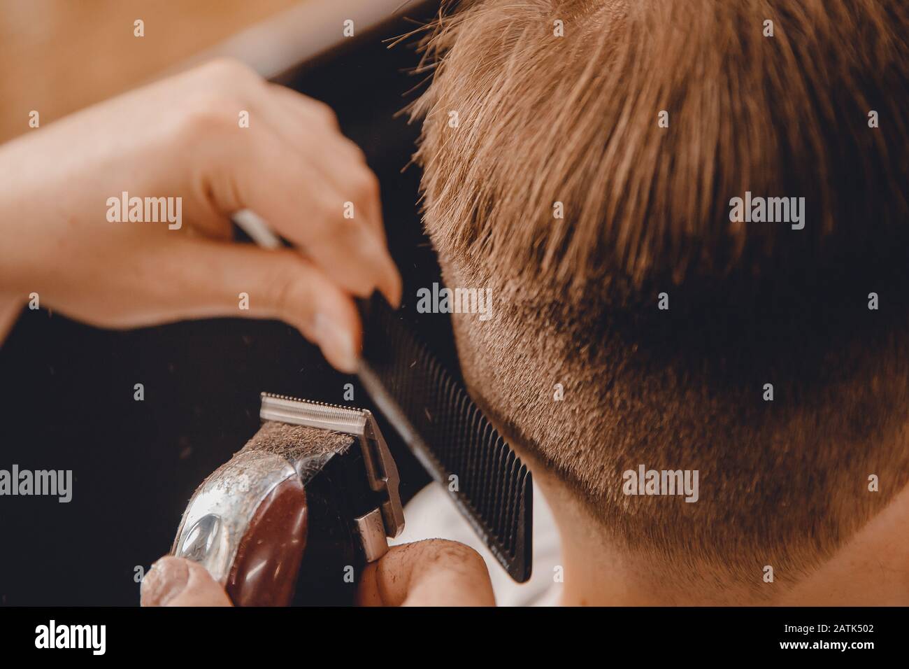 Barber master hi-res stock photography and images - Alamy