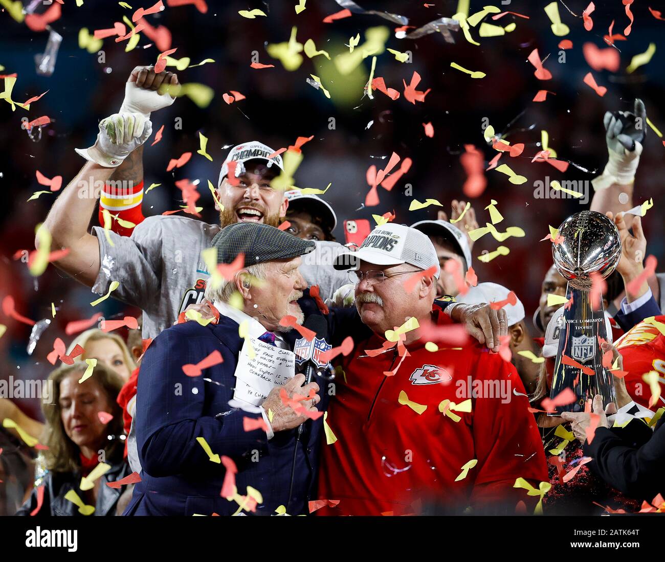 Miami Gardens, Florida, USA. 2nd Feb, 2020. Terry Bradshaw talks with ...