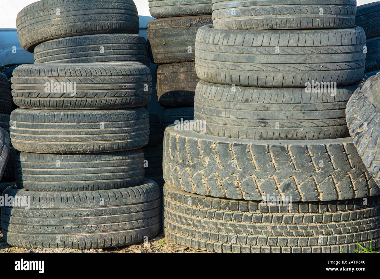 Alloy wheels stack hi-res stock photography and images - Alamy
