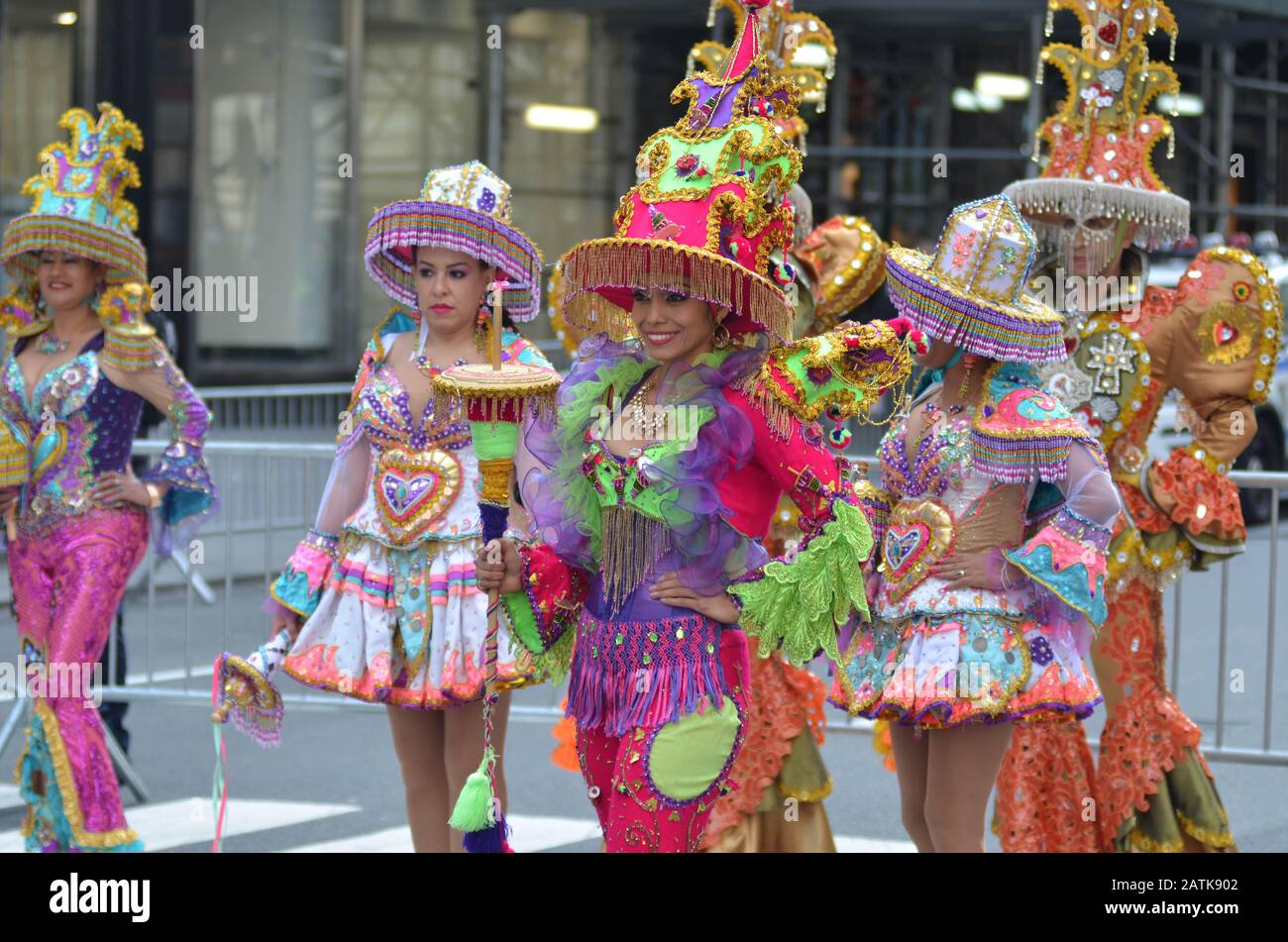 Thousands of people participated at the annual Hispanic day parade in ...