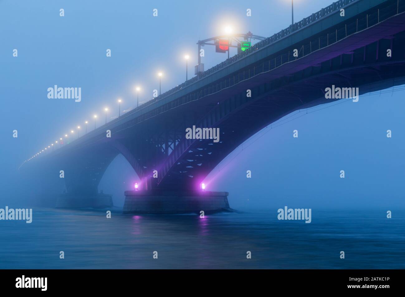 Bridge connection architecture hi-res stock photography and images - Alamy