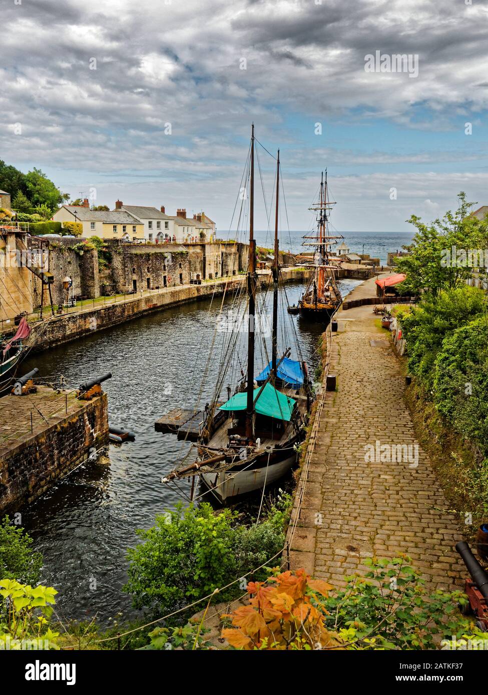 18th century china dock hi-res stock photography and images - Alamy