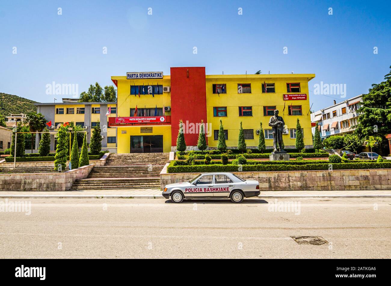 Partia Demokratike Logo