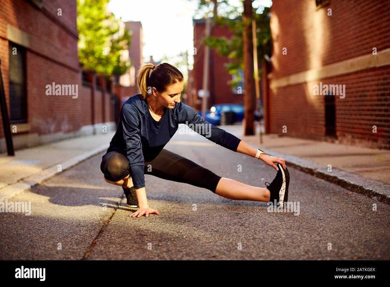 Female stretches hi-res stock photography and images - Alamy