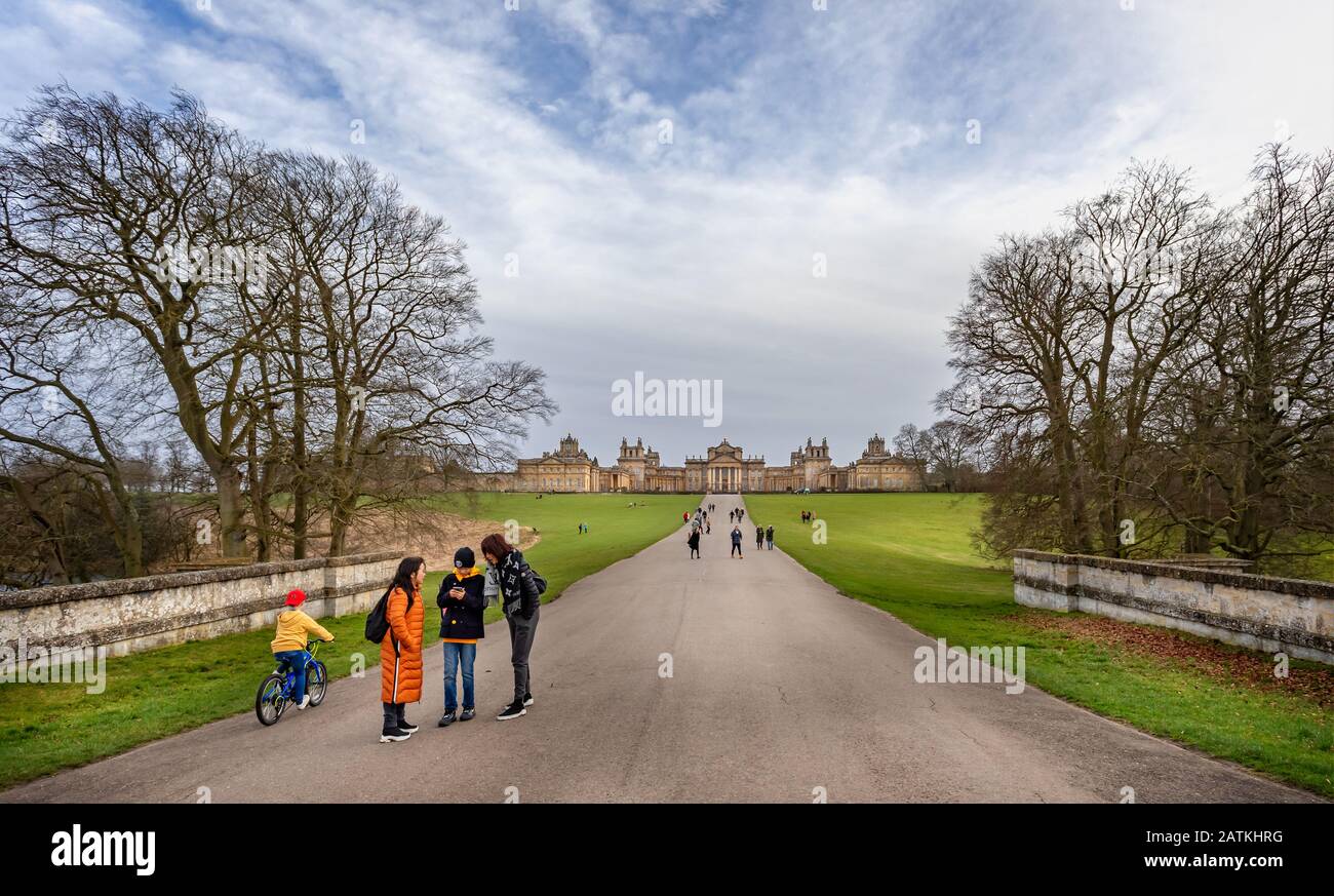 Panoramic view of Blenheim Palace from Vanbrugh's Grand Bridge in ...