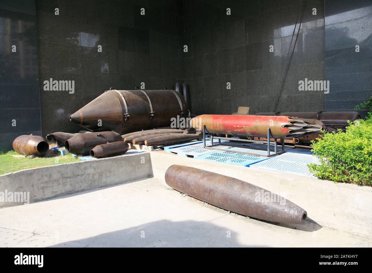 Vietnam bomb hi-res stock photography and images - Alamy