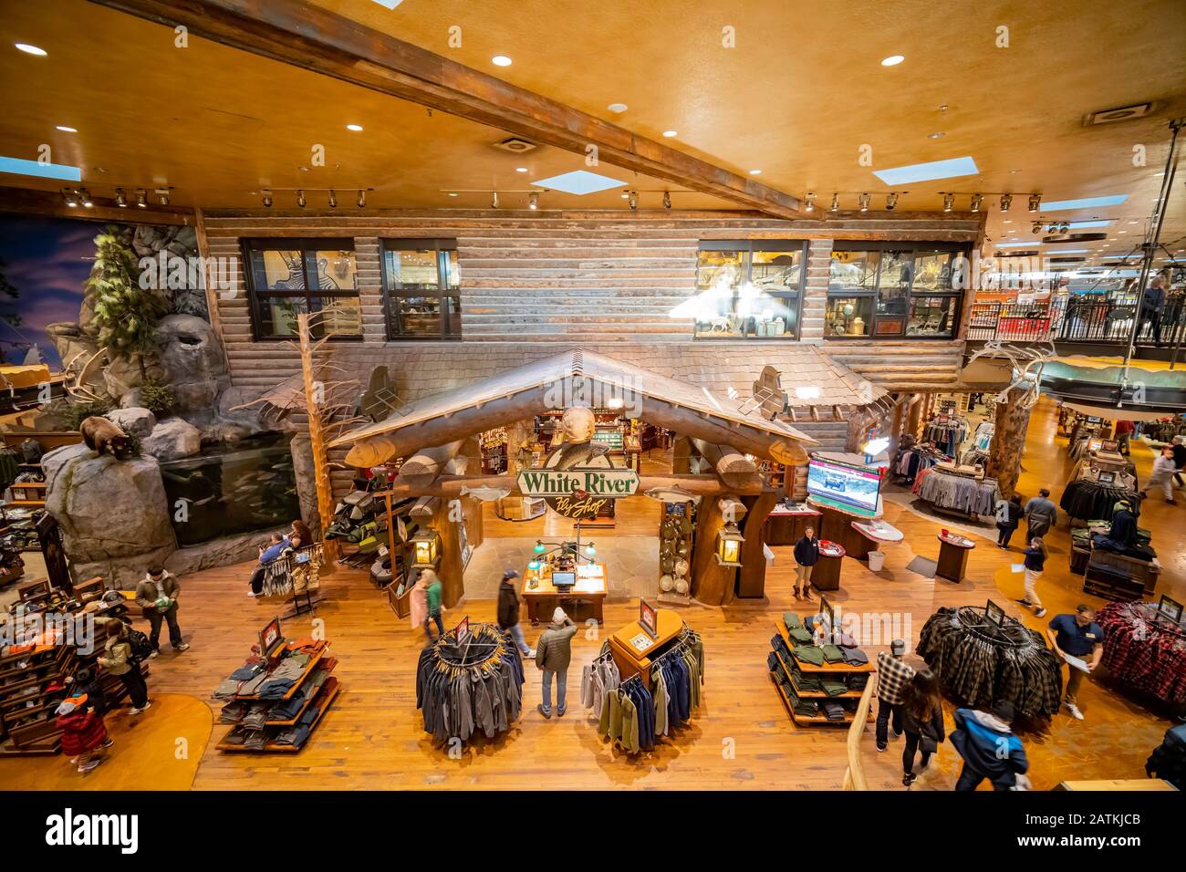 Bass pro shops interior hi-res stock photography and images - Alamy