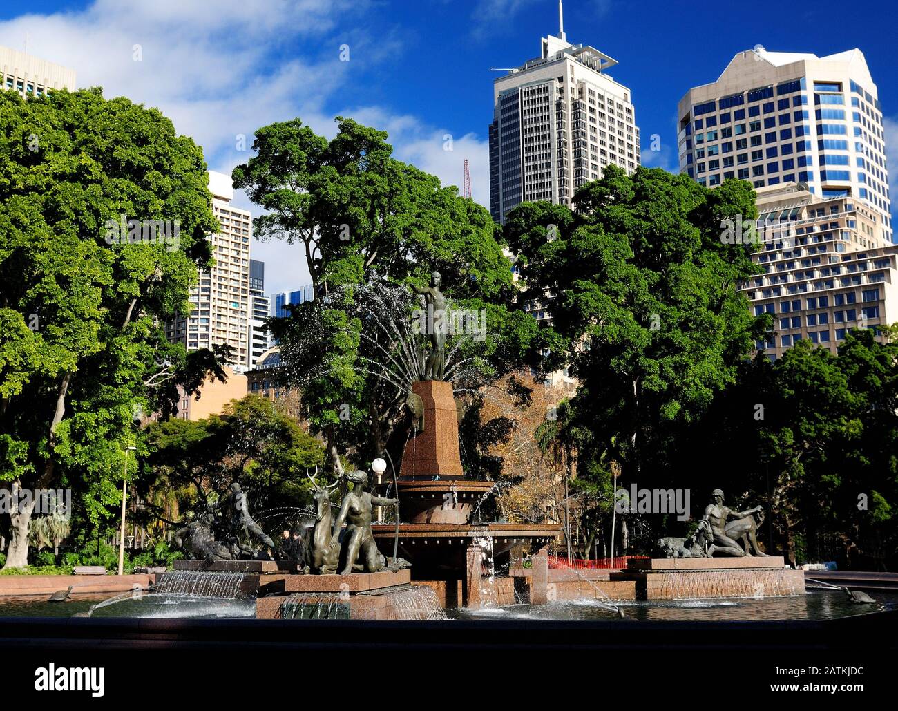 Fountain house hyde park hi-res stock photography and images - Alamy