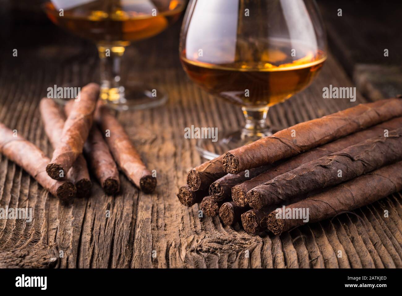 Old men smoke cigars hi-res stock photography and images - Alamy