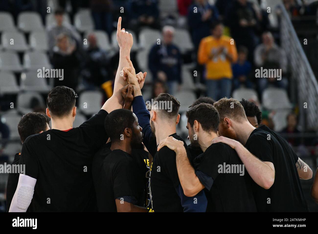 Kobe bryant in italy hi-res stock photography and images - Alamy