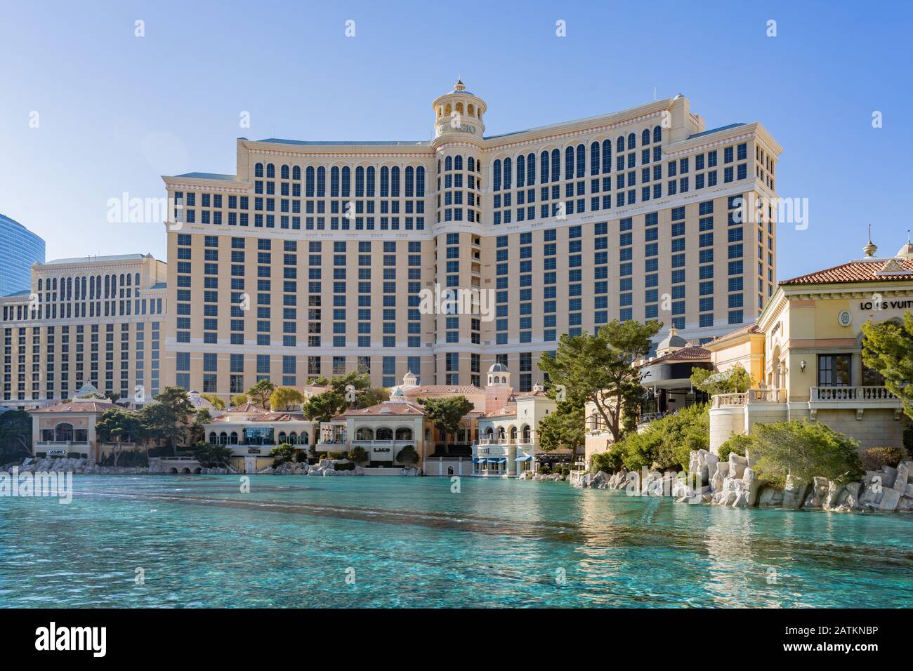 Bellagio fountain street view hi-res stock photography and images - Alamy