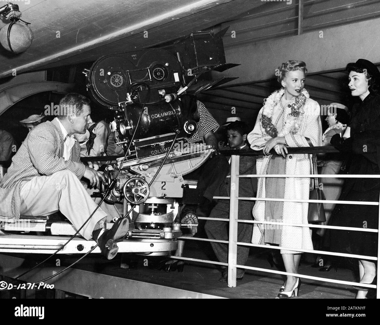 Deborah Kerr and Donna Reed on the set of" From Here To Eternity" (1953 ...