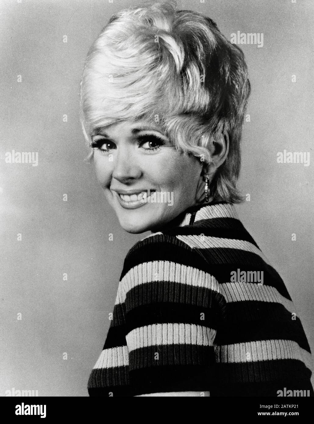 Connie stevens 1969 hi-res stock photography and images - Alamy