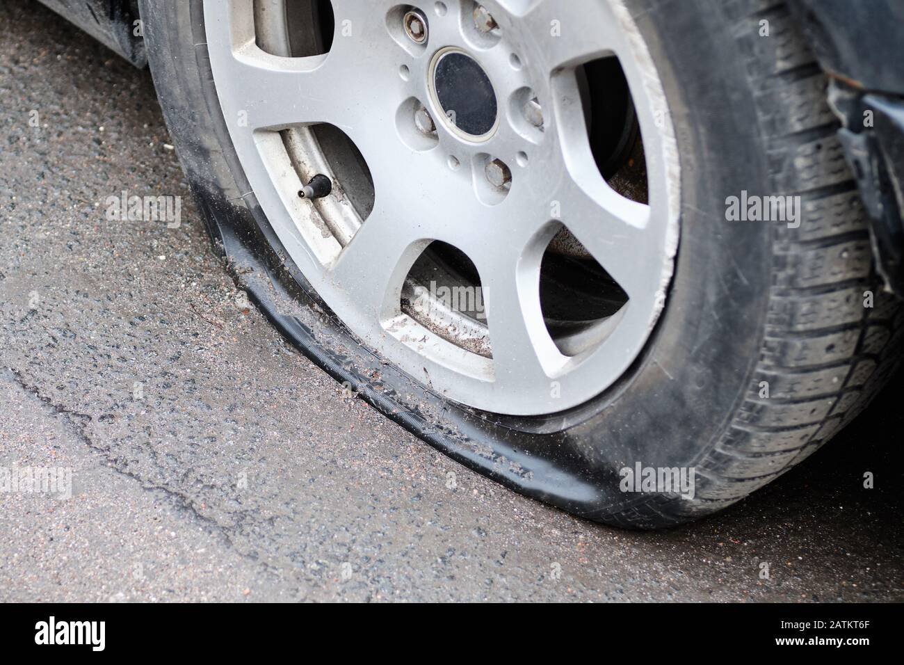Broken wheel hi-res stock photography and images - Alamy