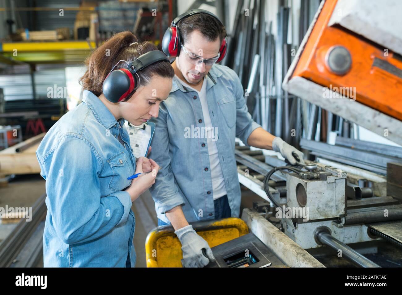 Female house craftsmen hi-res stock photography and images - Alamy