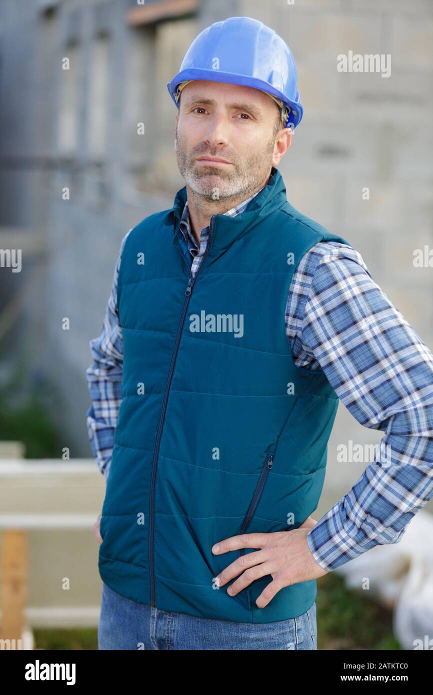 Good looking builder hi-res stock photography and images - Alamy