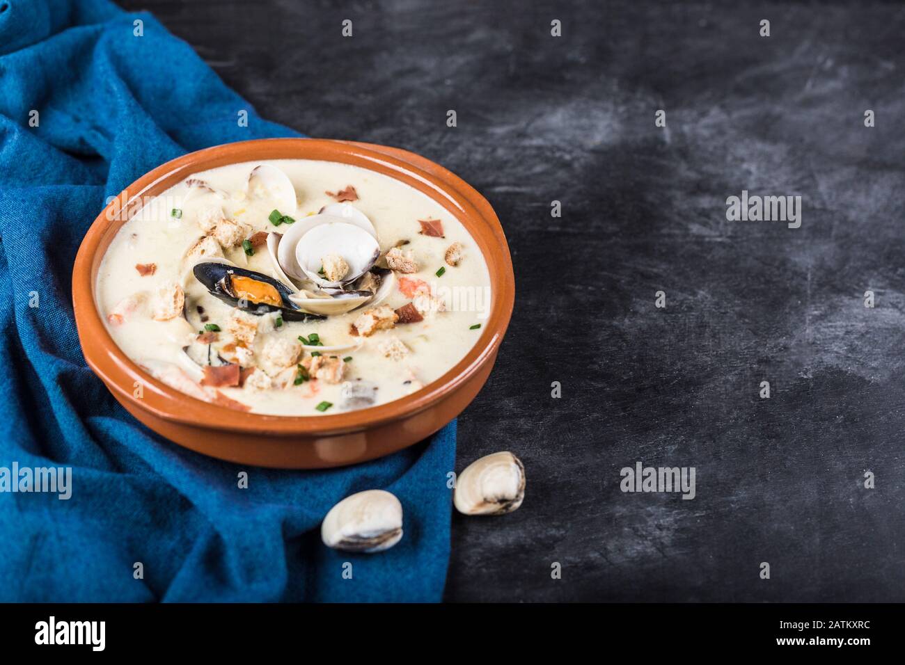 Clam chow hi-res stock photography and images - Alamy