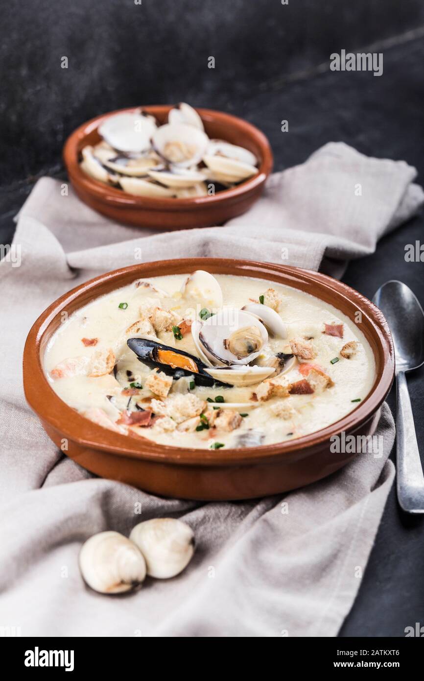 Clam chow hi-res stock photography and images - Alamy