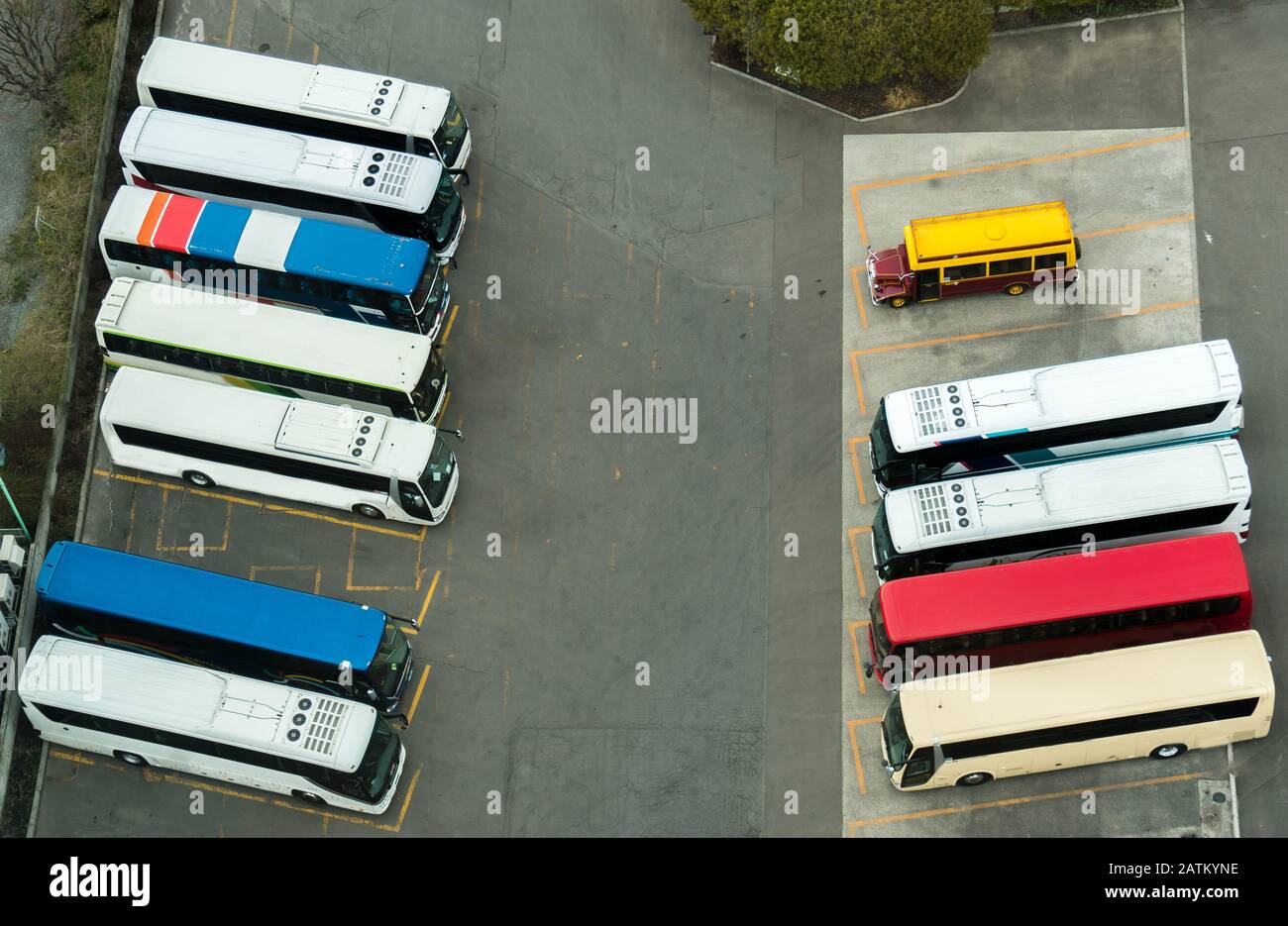 Many buses hi-res stock photography and images - Alamy