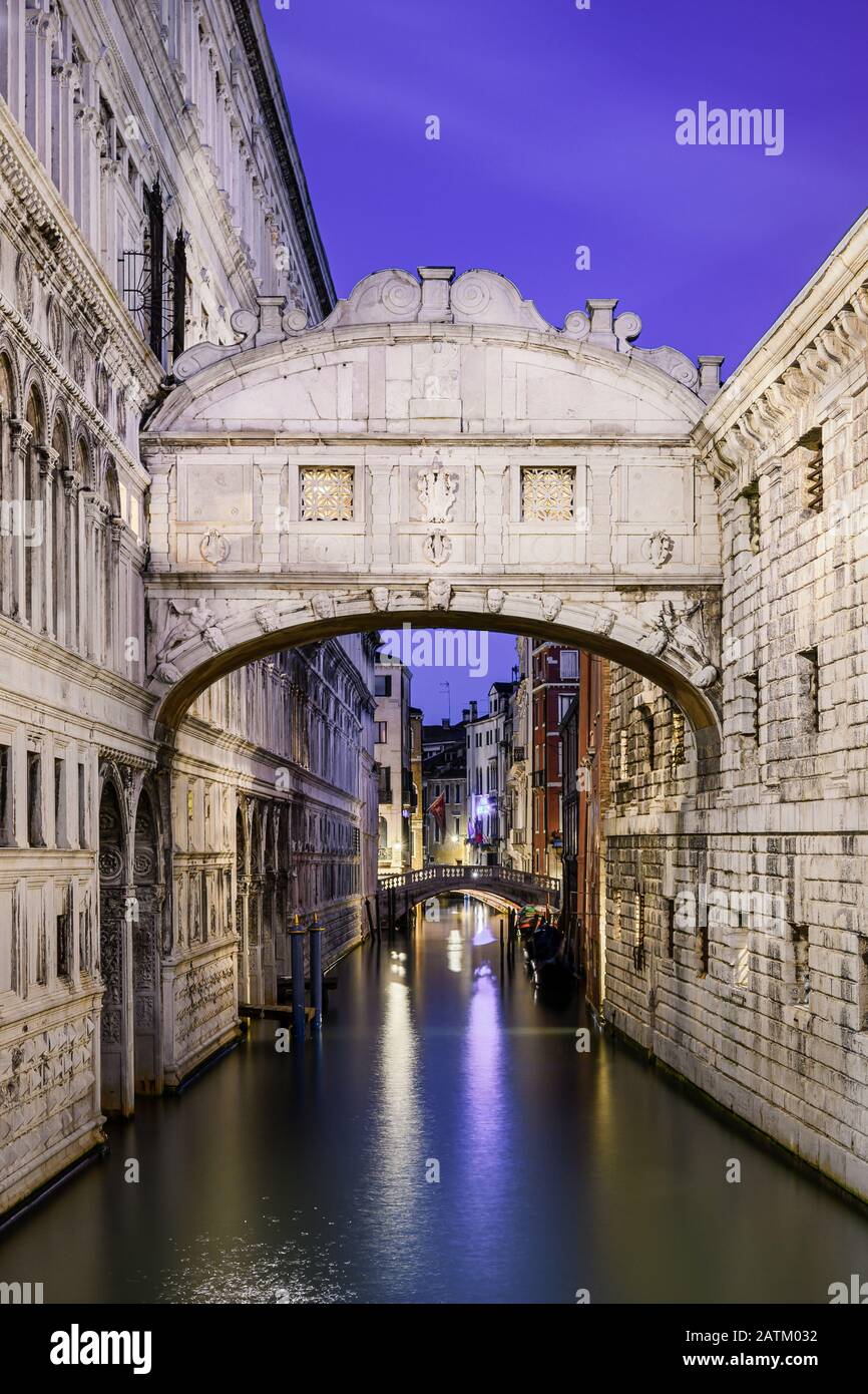 Most famous bridge in venice hi-res stock photography and images - Alamy