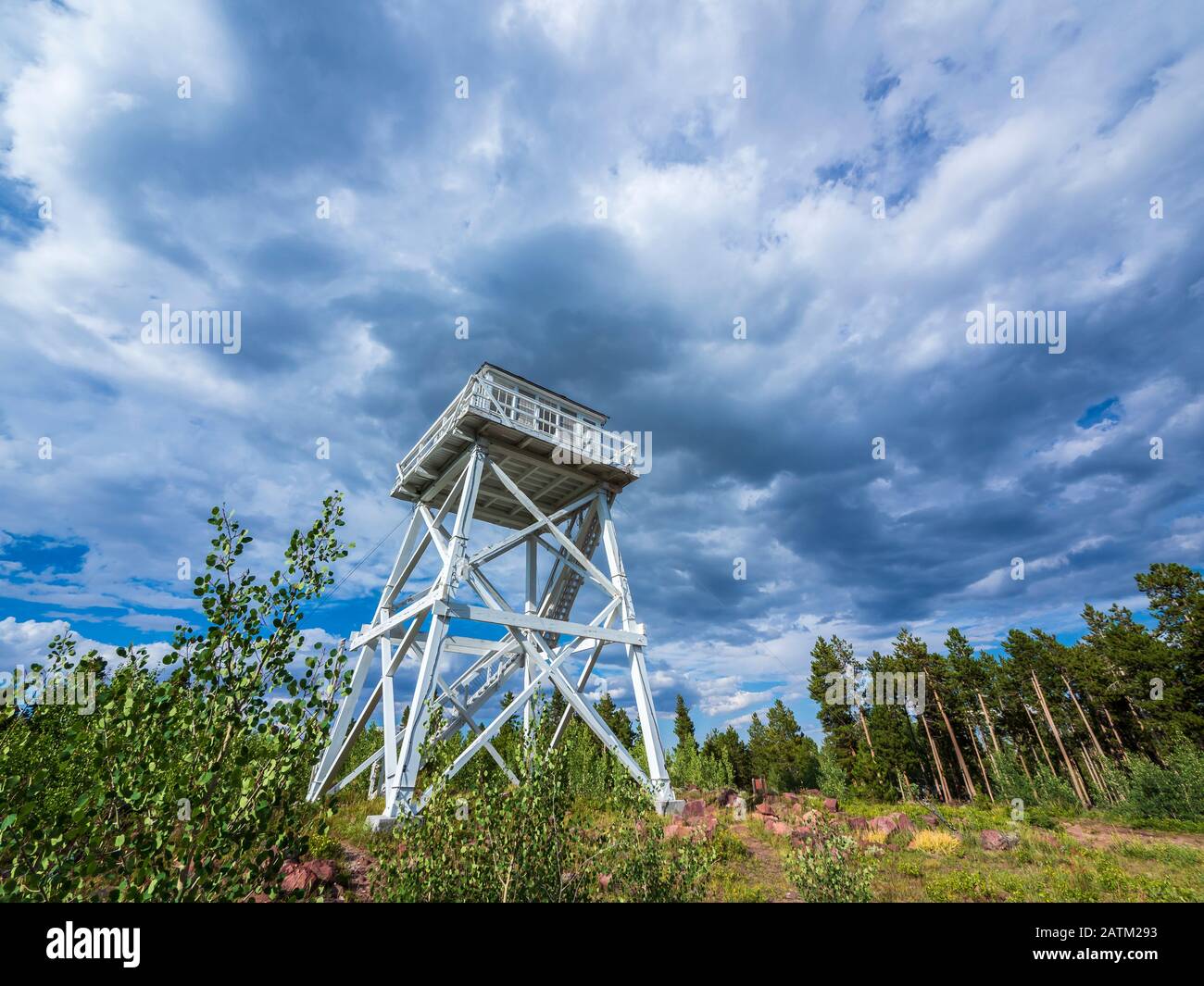 Forest service tower hi-res stock photography and images - Alamy