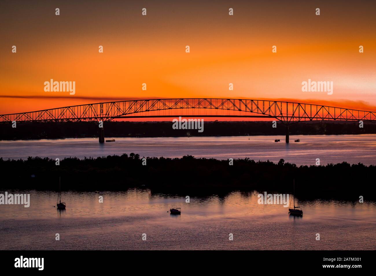 Bridge boulevard hi-res stock photography and images - Alamy