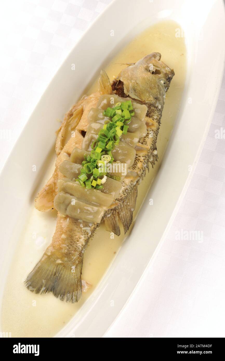 Largemouth bass plate hi-res stock photography and images - Alamy