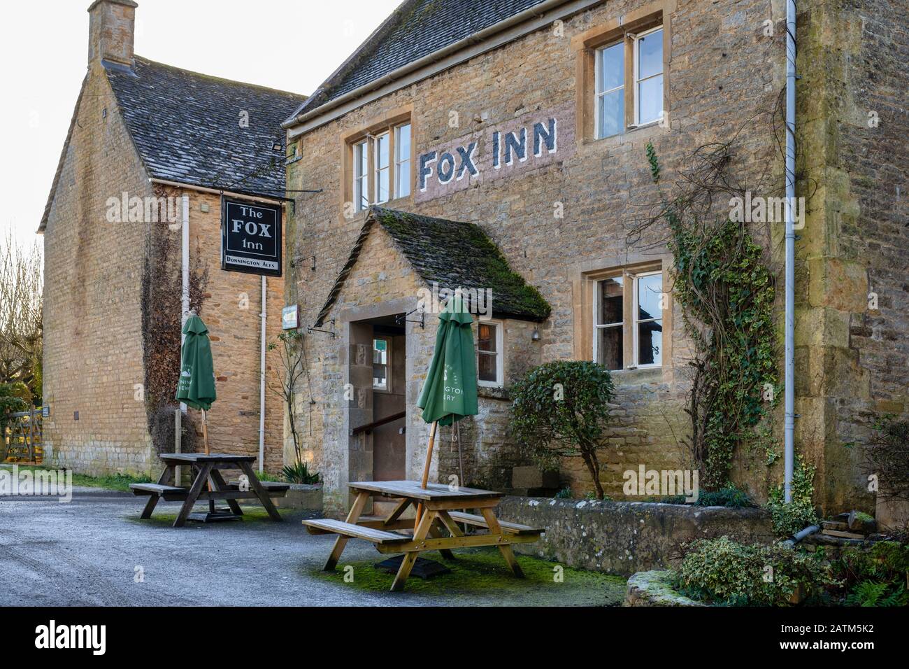 The fox inn hi-res stock photography and images - Alamy