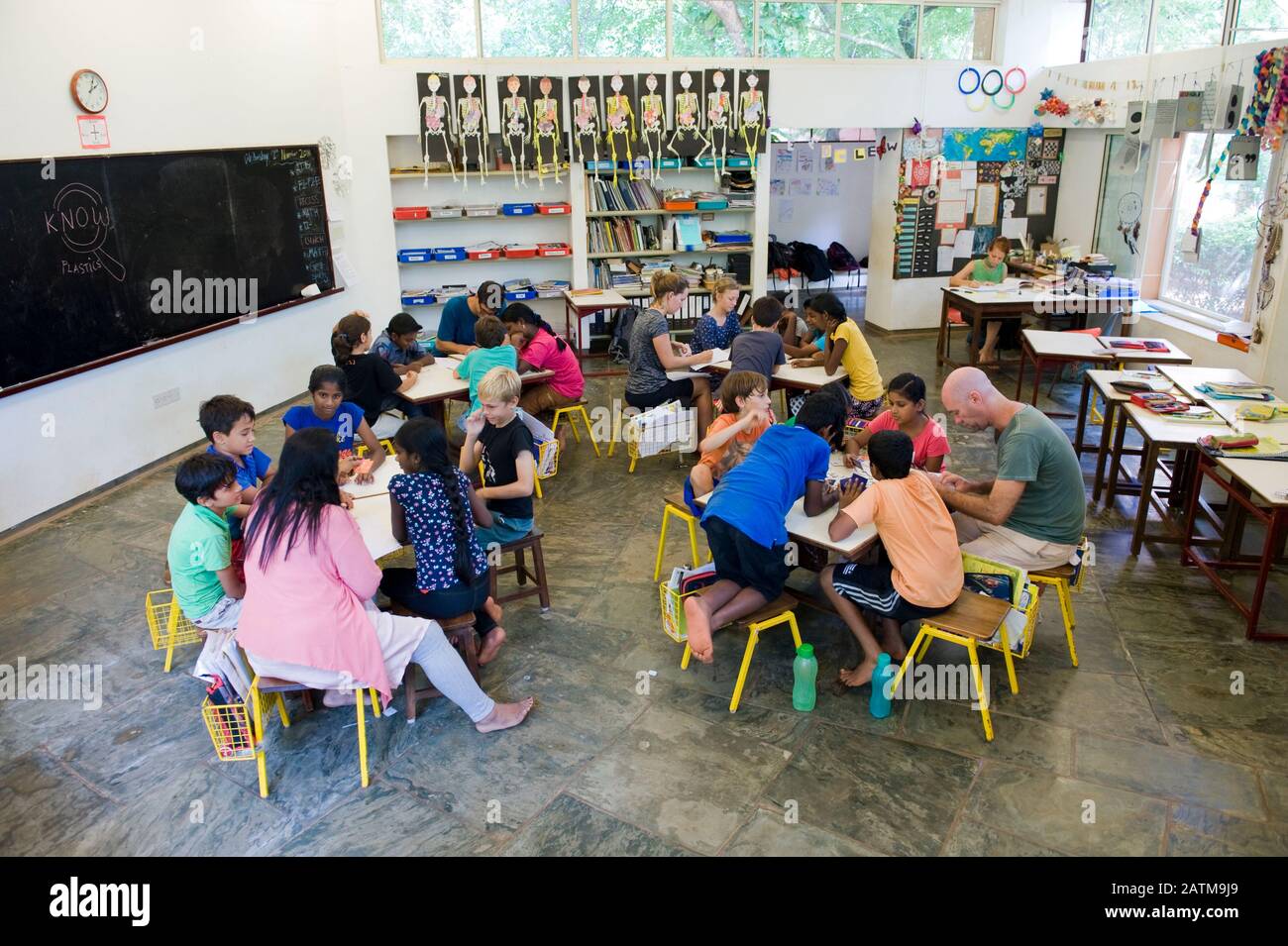 Indian classroom hi-res stock photography and images - Alamy