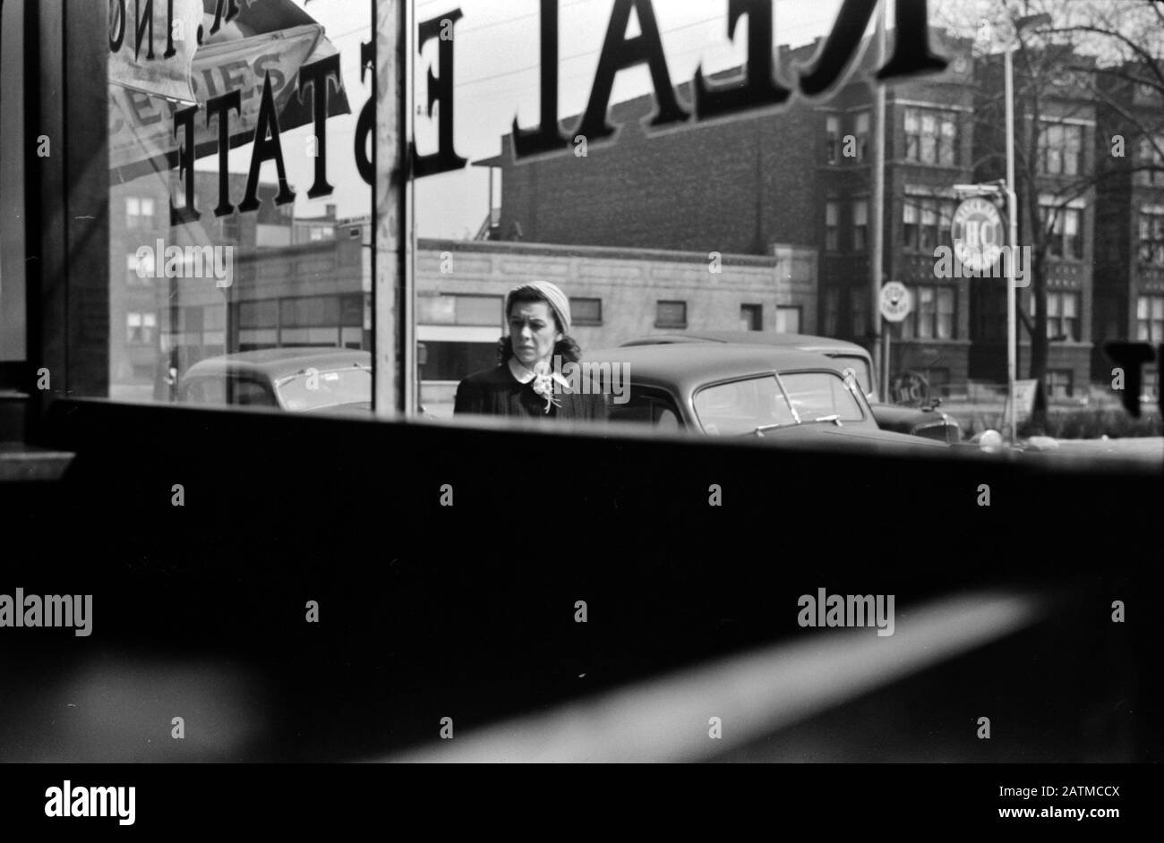 Chicago street 1940s hi-res stock photography and images - Alamy