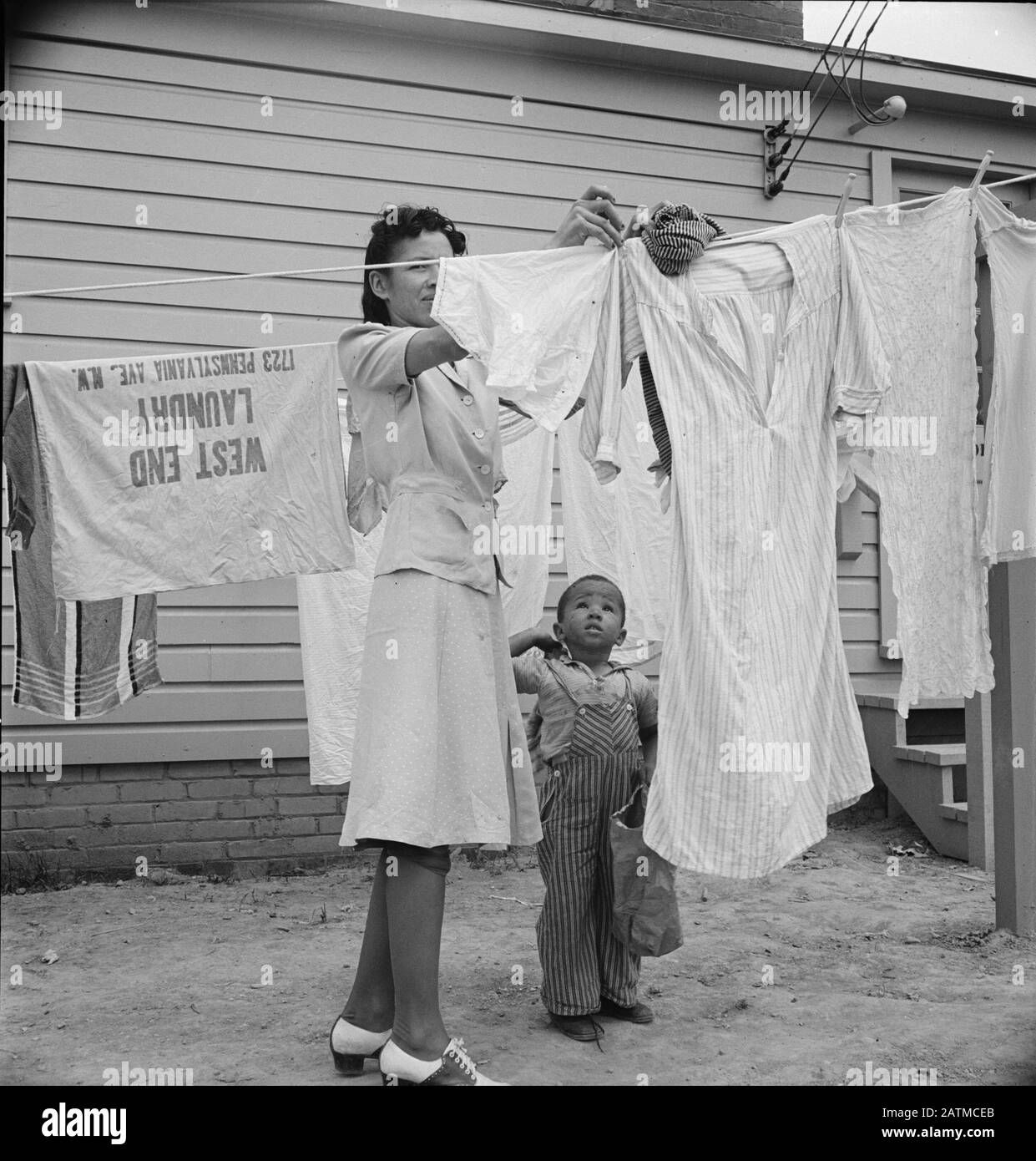 Hanging washing retro hi-res stock photography and images - Alamy