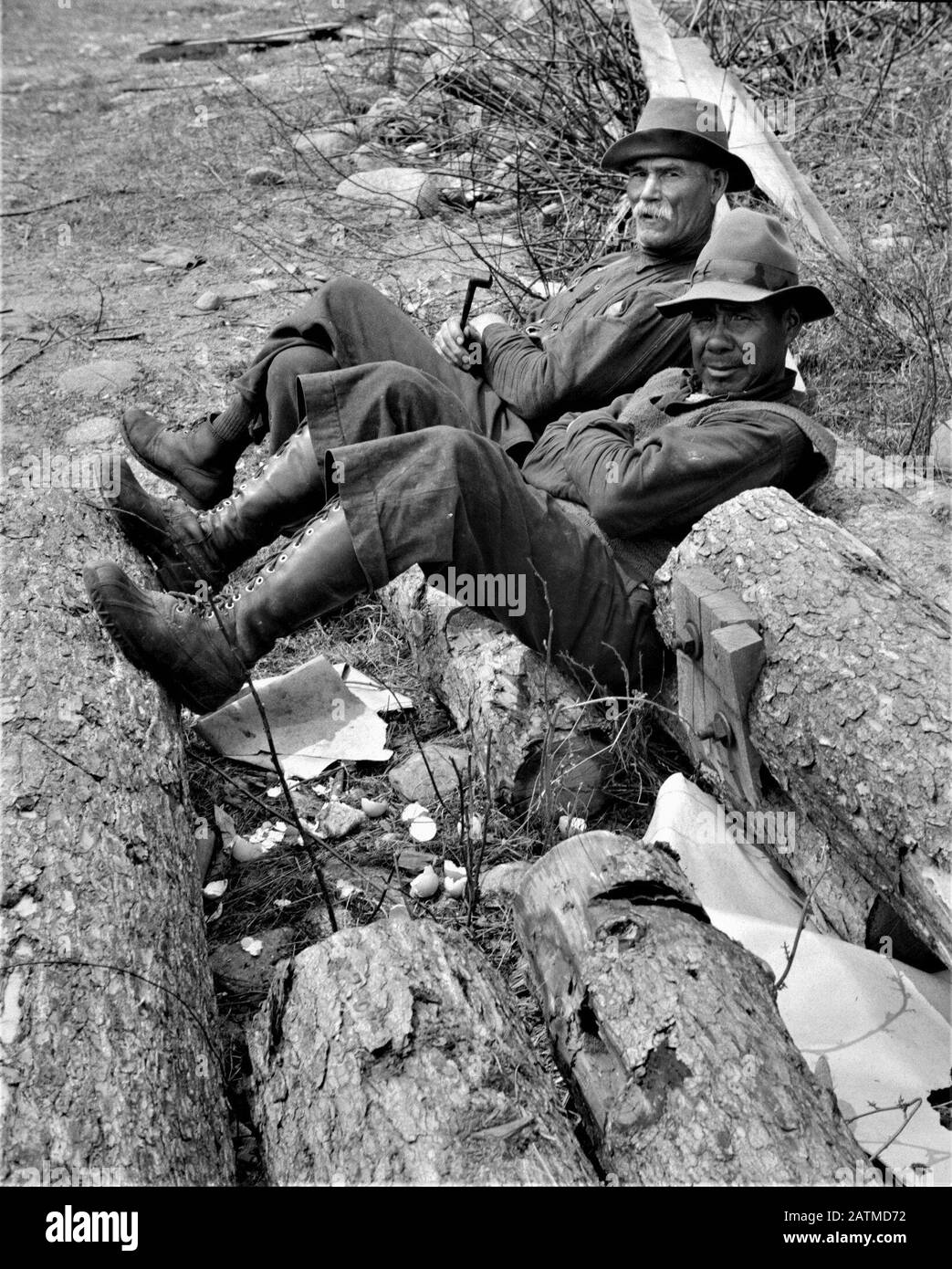 Brown army uniform ww2 Black and White Stock Photos & Images - Alamy