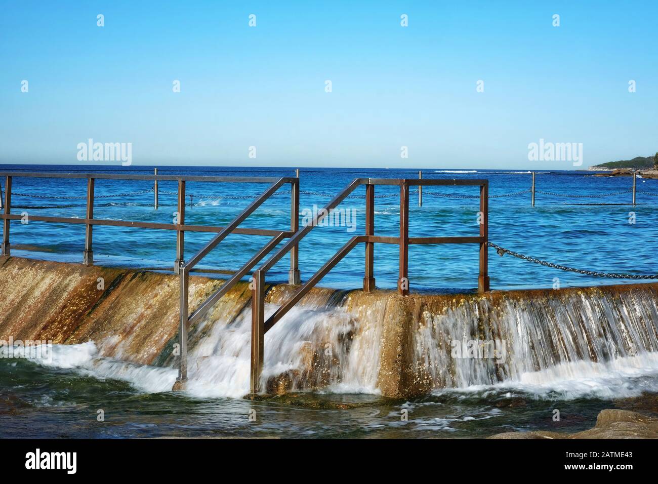 Public swimming pools sydney hi-res stock photography and images - Alamy