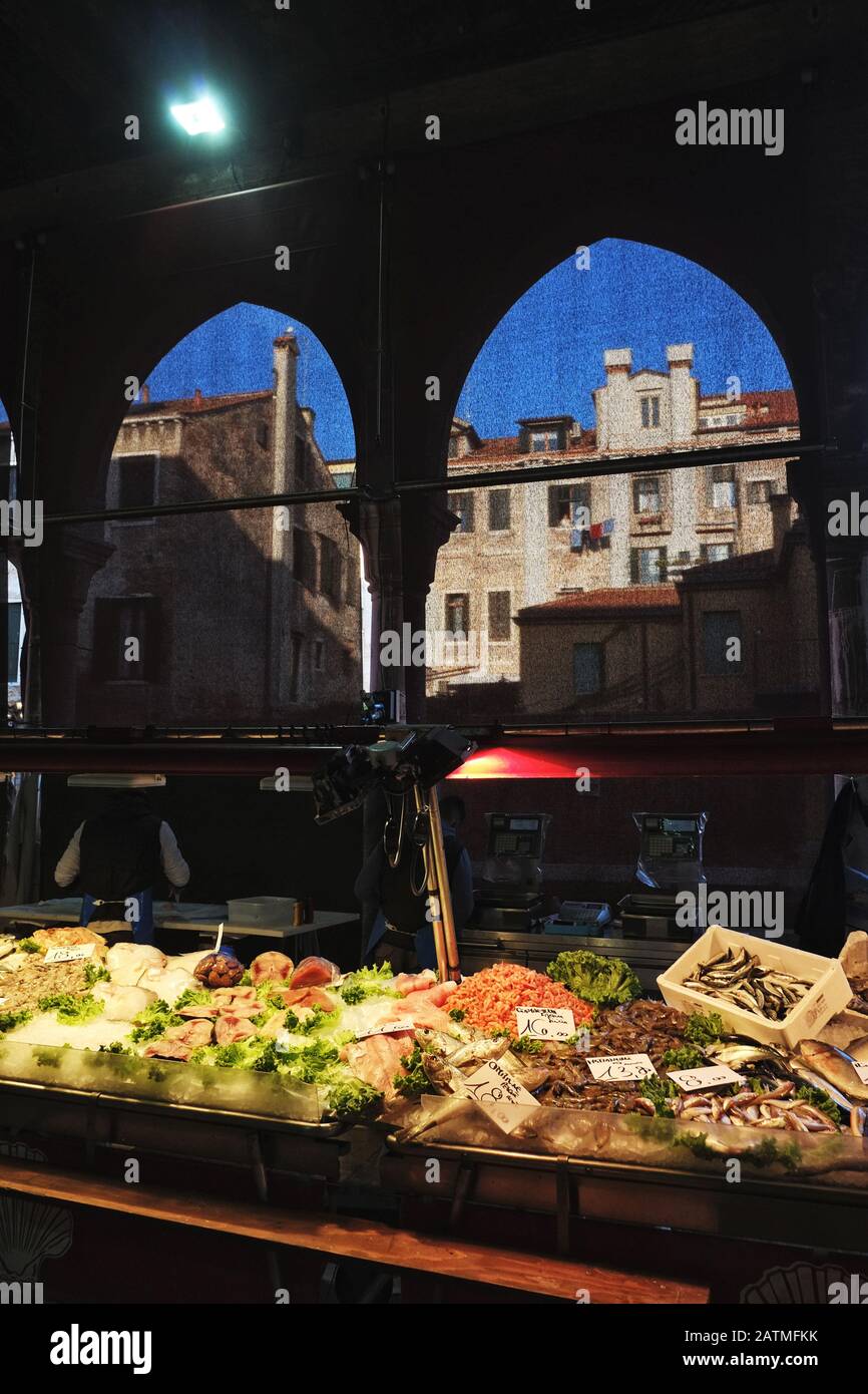 Fresh fish on sale in Campo de la Pescaria, Venice, San Polo seafood ...