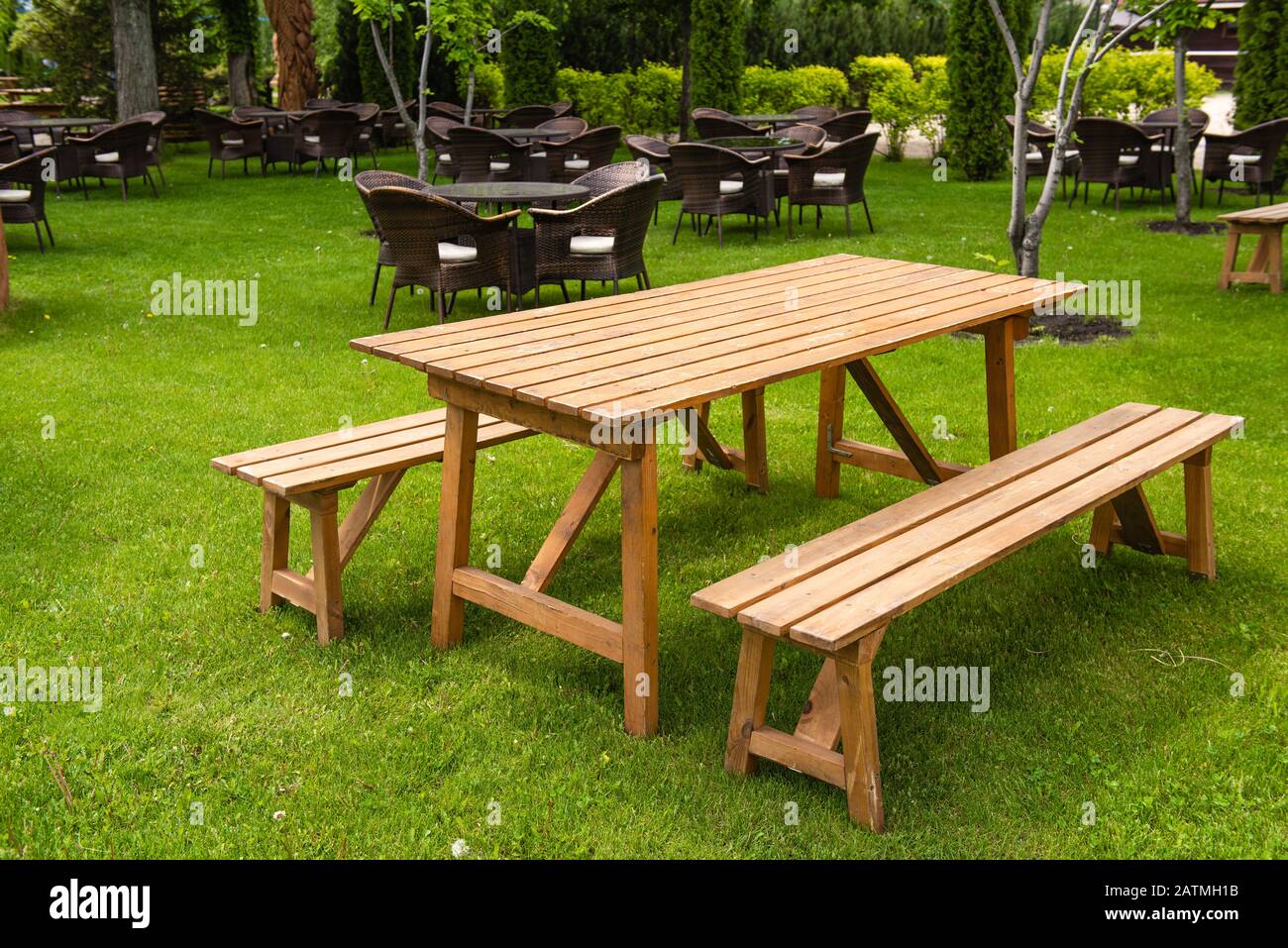 Picnic park table outside architecture hi-res stock photography and ...