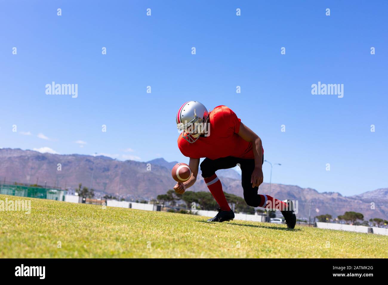 American football player diving hi-res stock photography and images - Alamy