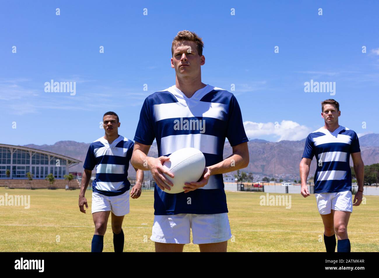 Rugbymen hi-res stock photography and images - Alamy