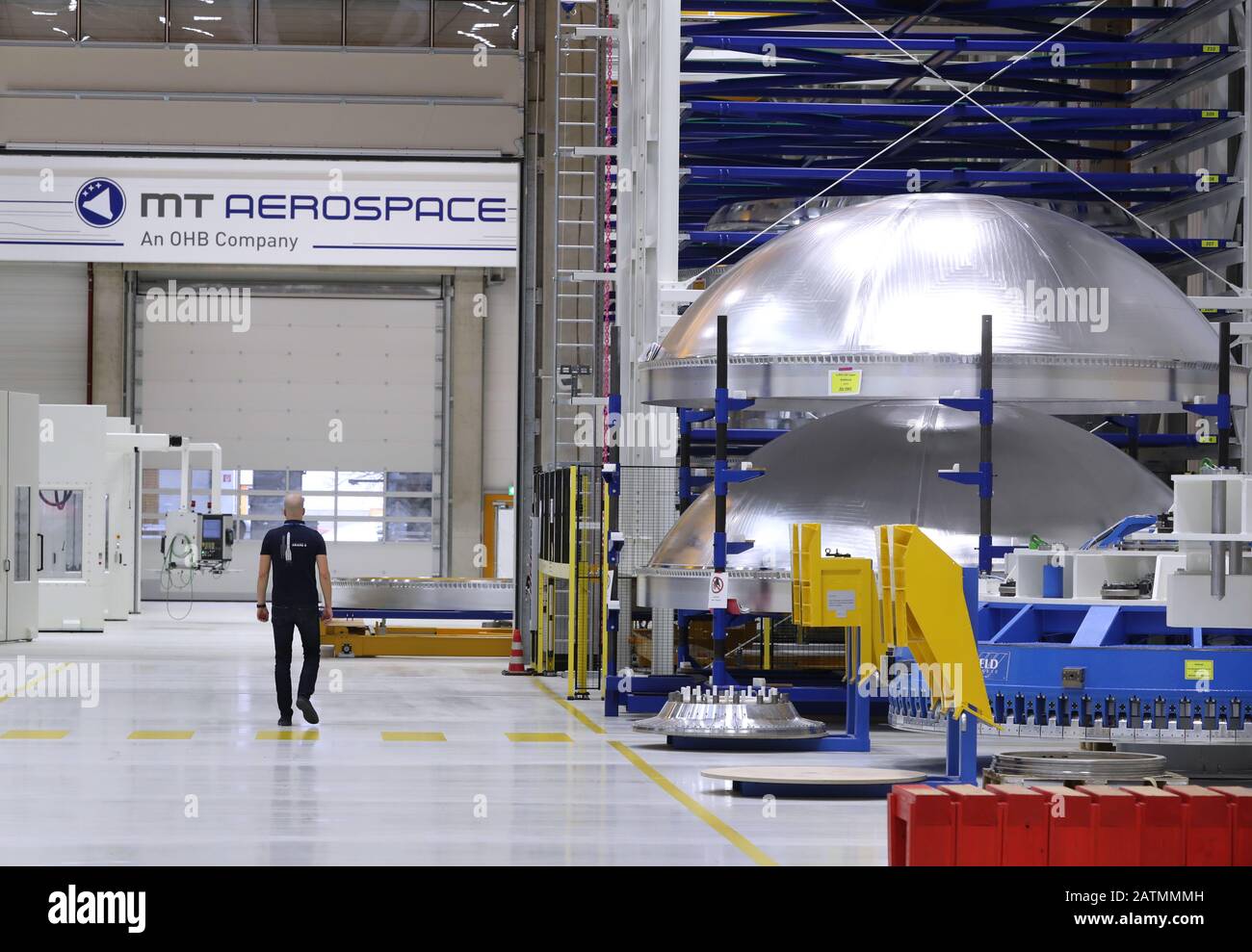 Parts of a tank hi-res stock photography and images - Alamy