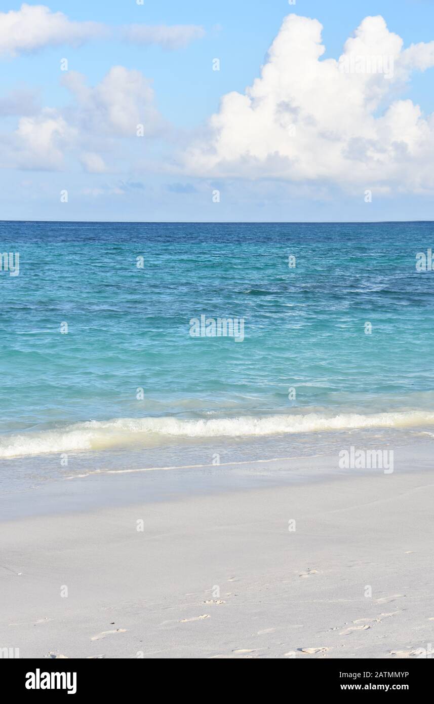 Turquoise wave sand beach hi-res stock photography and images - Alamy
