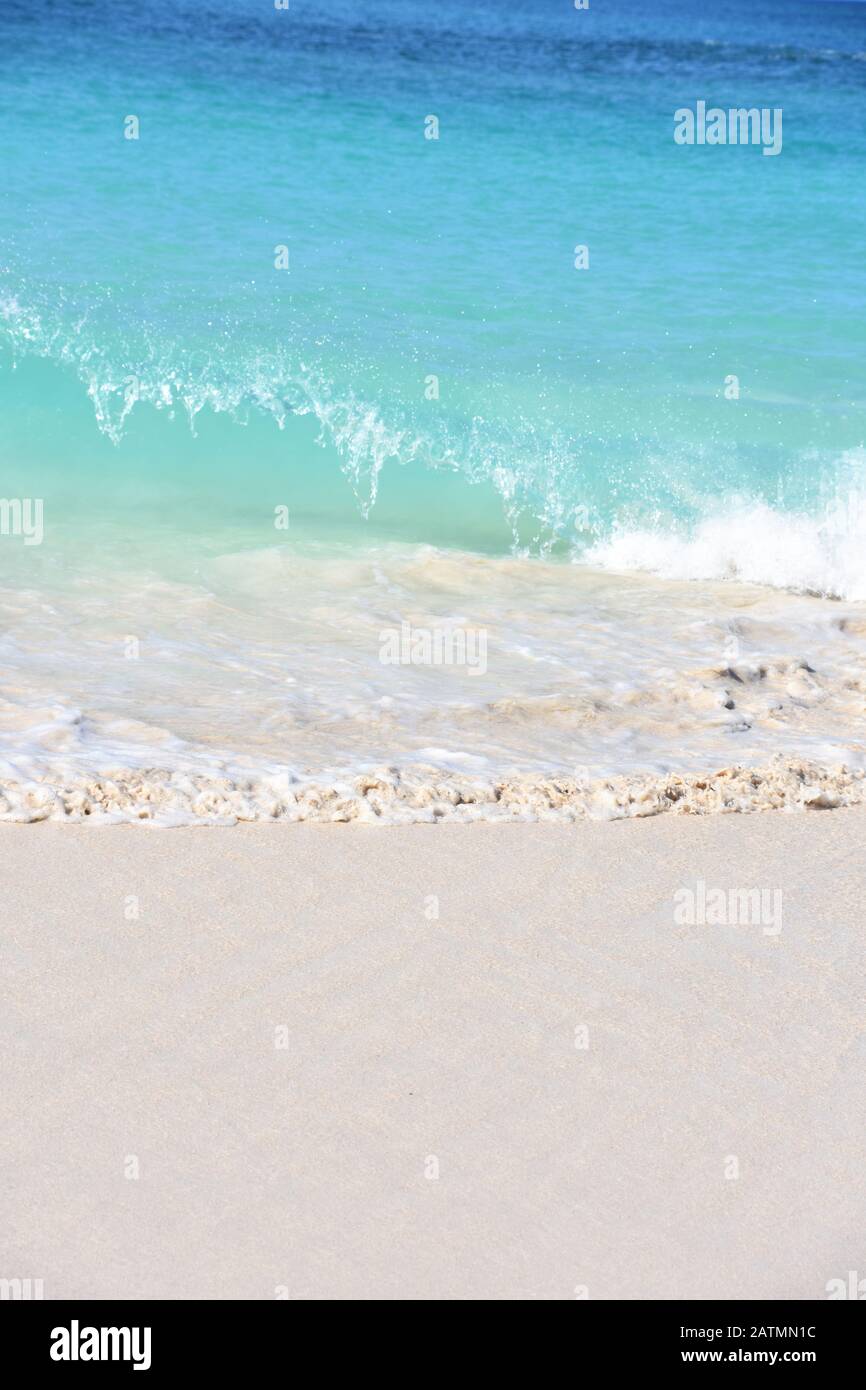 Turquoise wave sand beach hi-res stock photography and images - Alamy