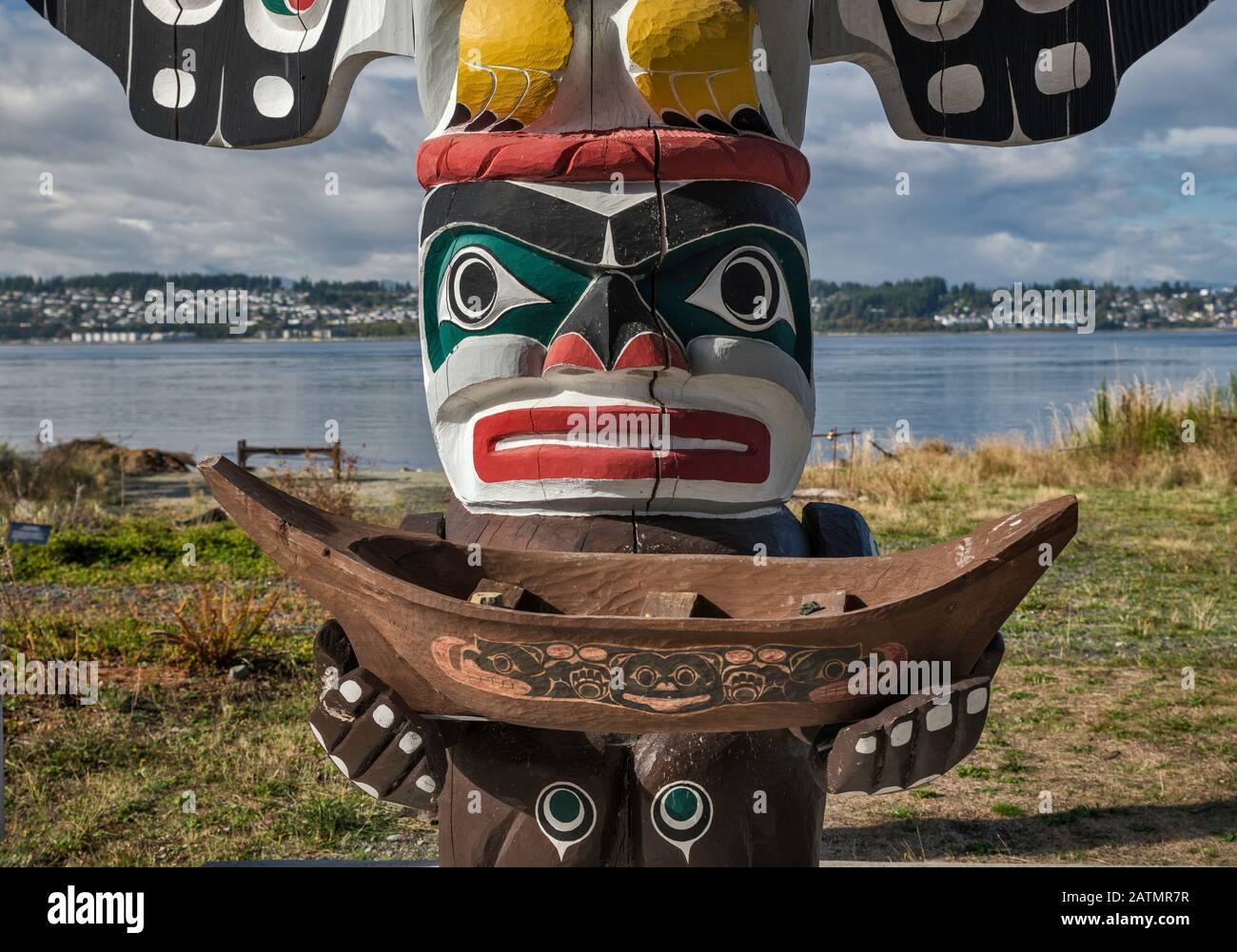 Aboriginal canadian canoe hi-res stock photography and images - Alamy
