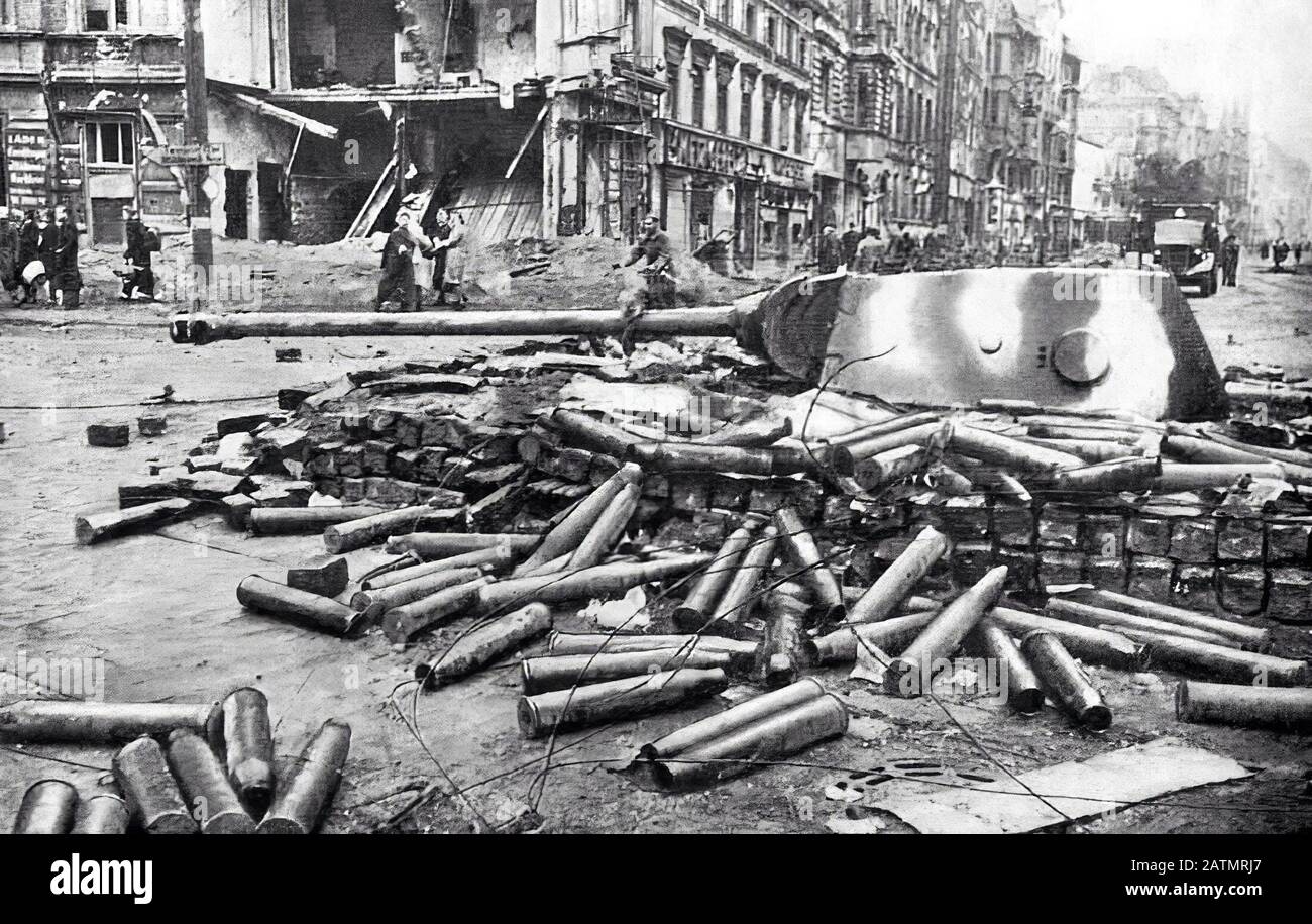 Berlin - tank dug in ground 1945 Stock Photo - Alamy