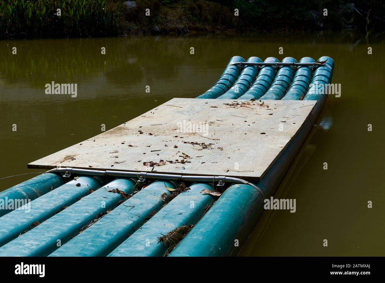 Bamboo raft ocean hi-res stock photography and images - Alamy