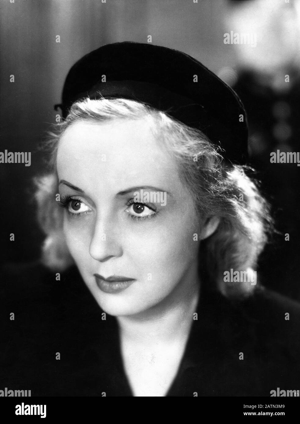 Les films vog hi-res stock photography and images - Alamy