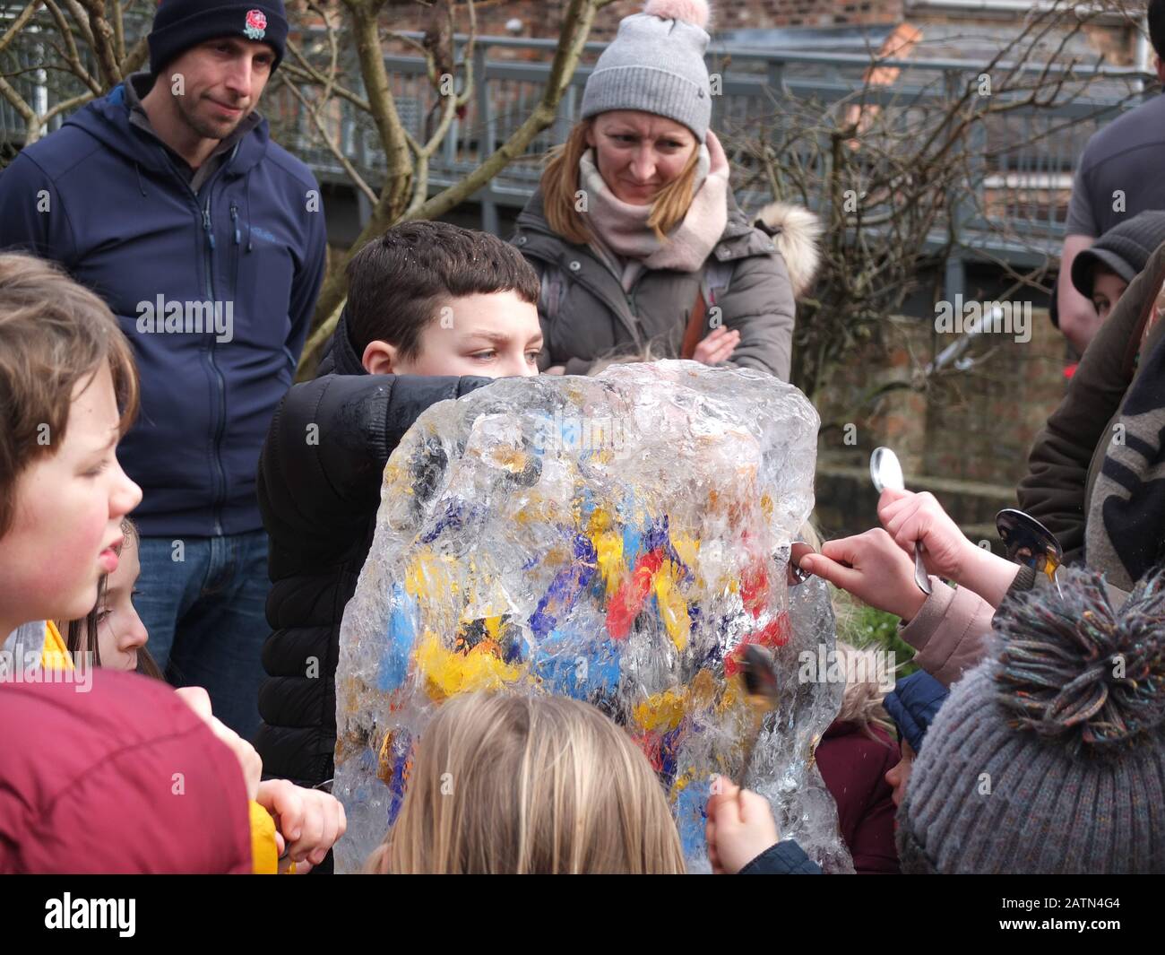 Melting ice sculptures hi-res stock photography and images - Alamy
