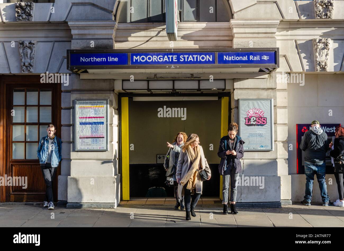 Moorgate underground station hi-res stock photography and images - Alamy