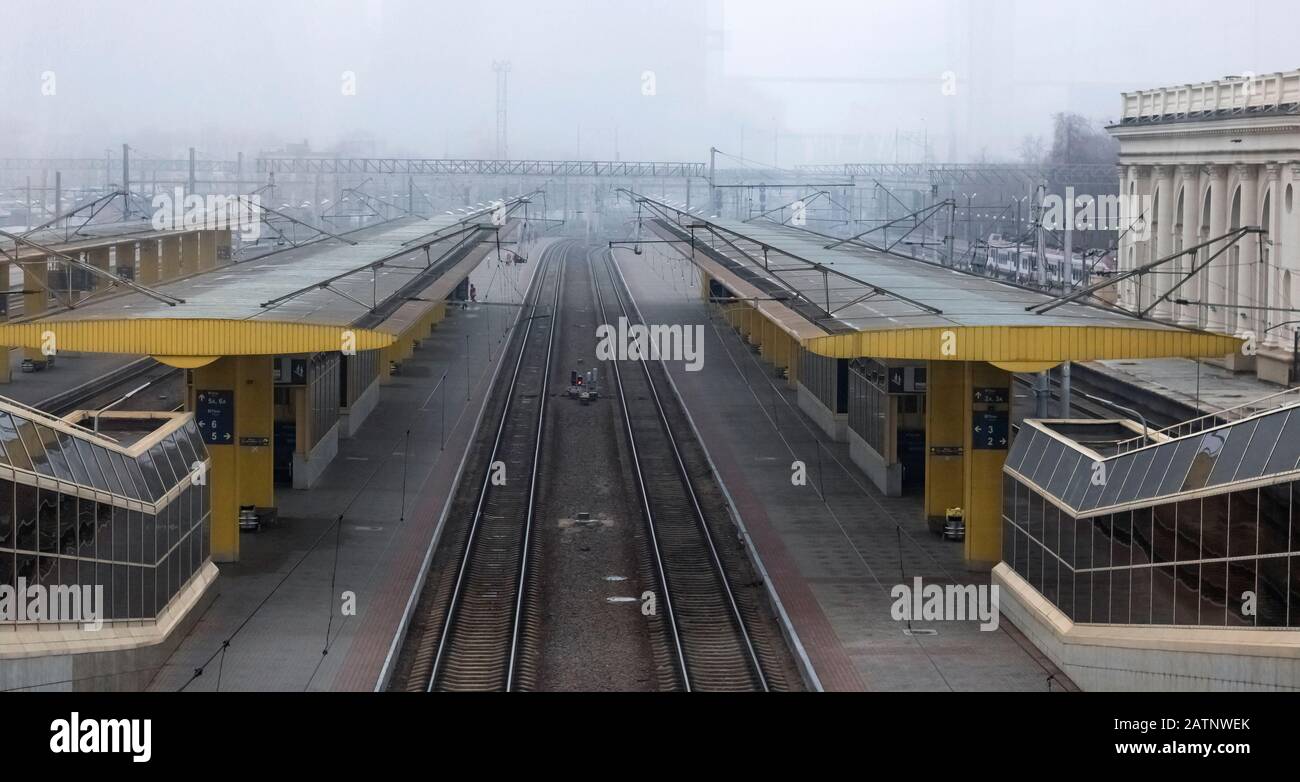 Two platforms hi-res stock photography and images - Alamy